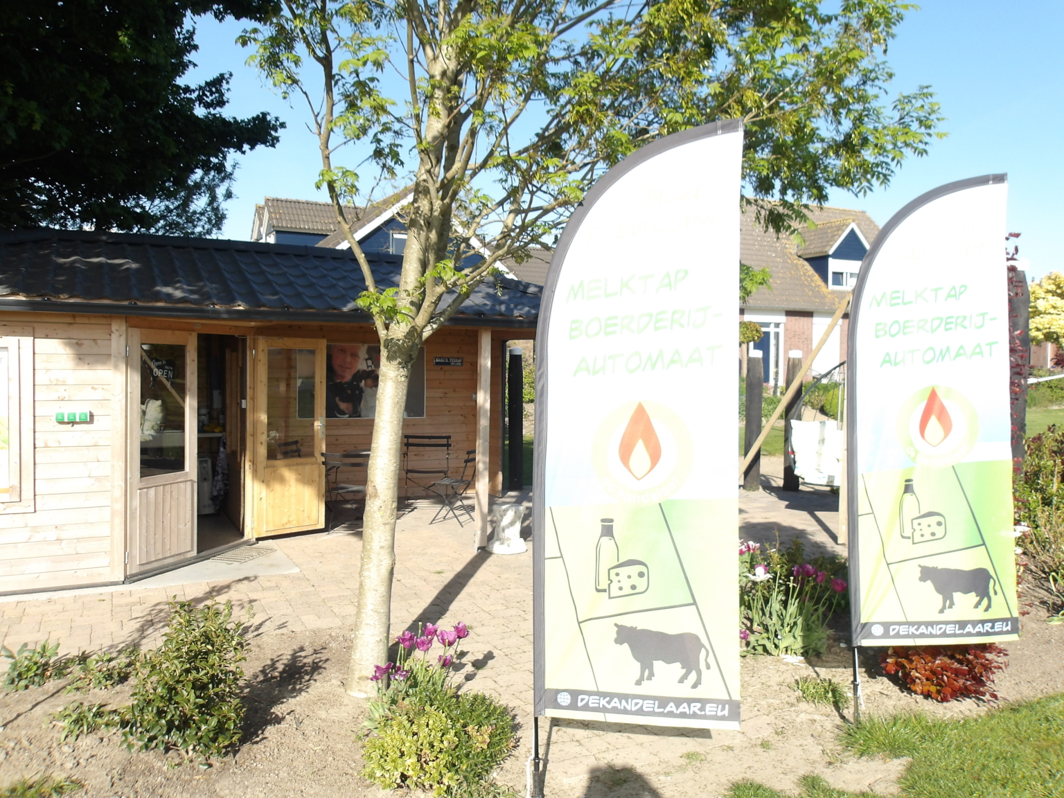 Milk Tap and Farm Vending machine - De Kandelaar